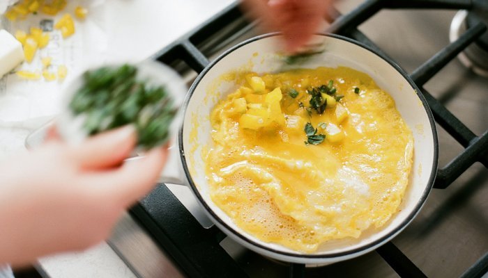 This MD Wants You To Have Breakfast For Dinner For Better Sleep this-md-wants-you-to-have-breakfast-for-dinner-for-better-sleep